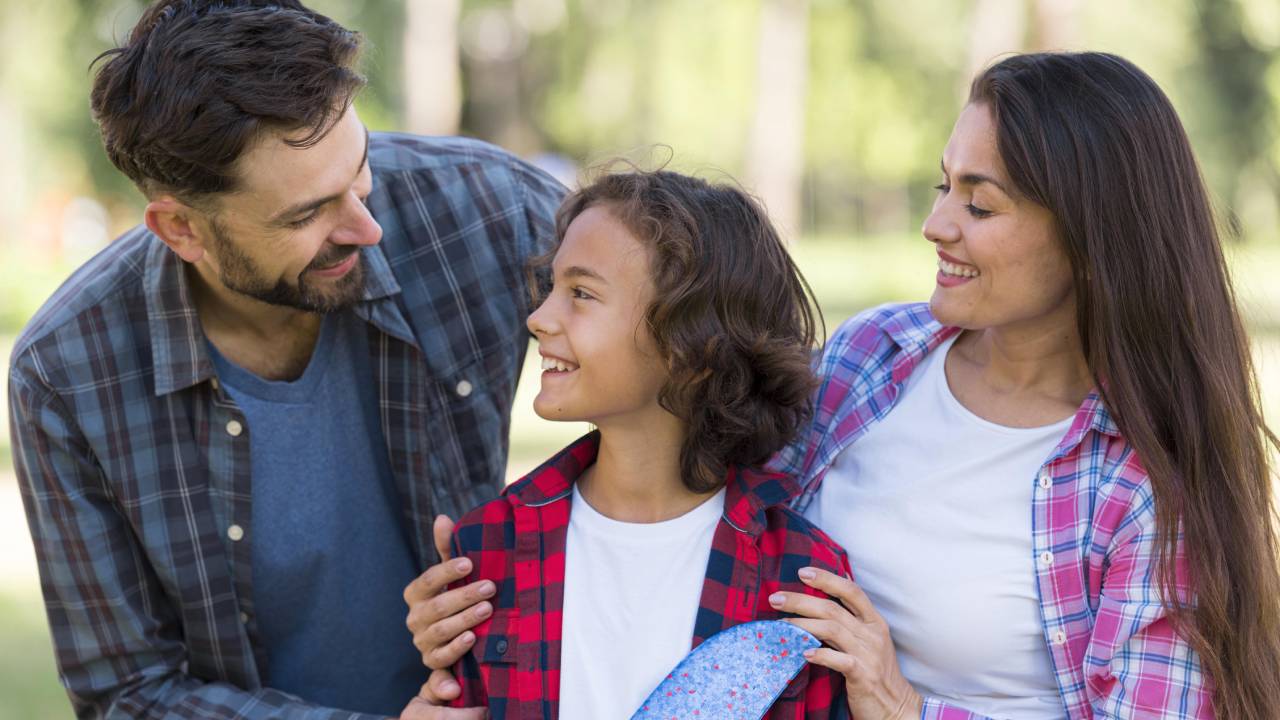 Guía para padres: así se habla efectivamente con los adolescentes y se ...