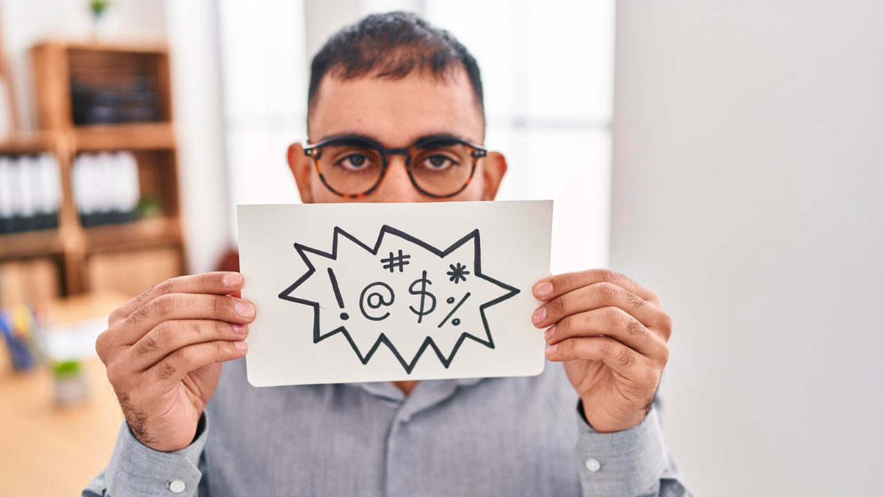 ¿Pueden despedirlo por decir groserías en su trabajo? Esto dice la ...