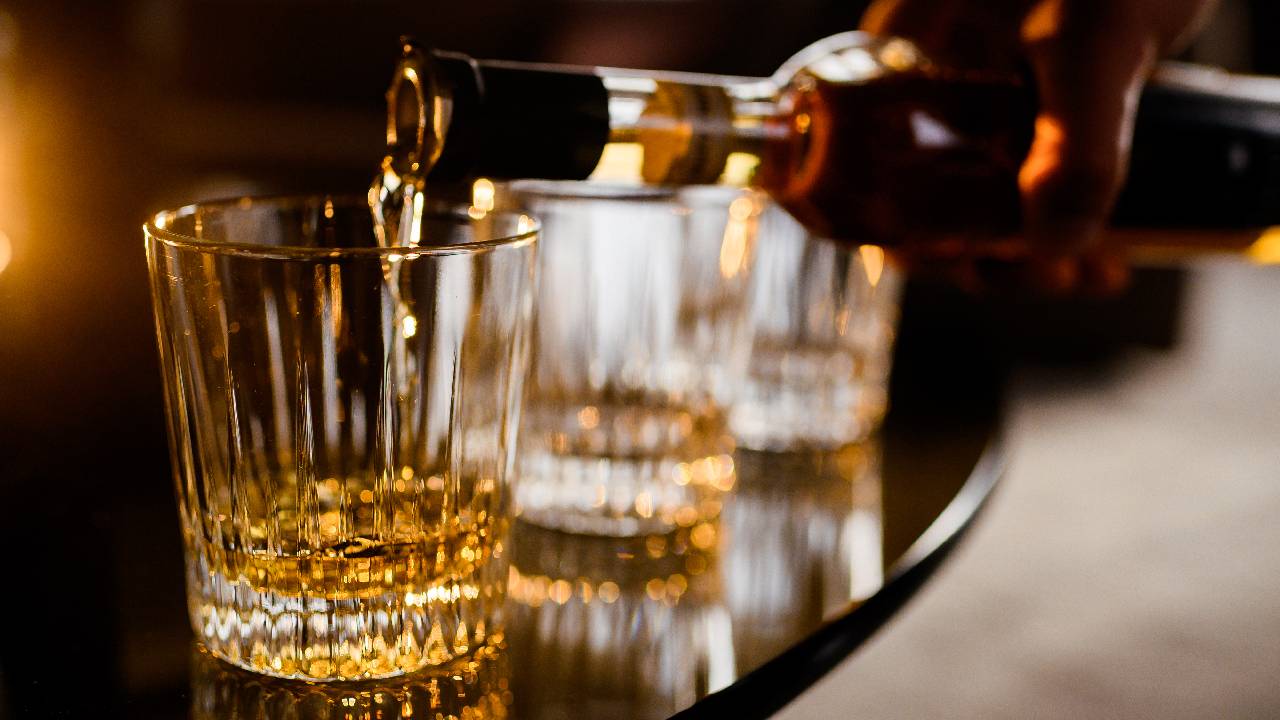 ¿Se puede pedir licor a domicilio durante la ley seca? | Cambio Colombia