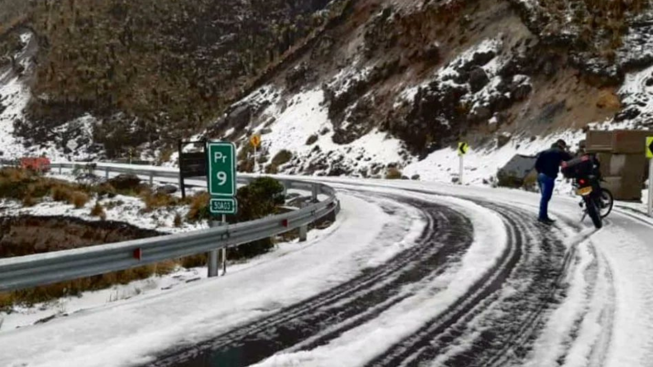 Inusual nieve cubre vía Manizales-Murillo en pleno Fenómeno del Niño