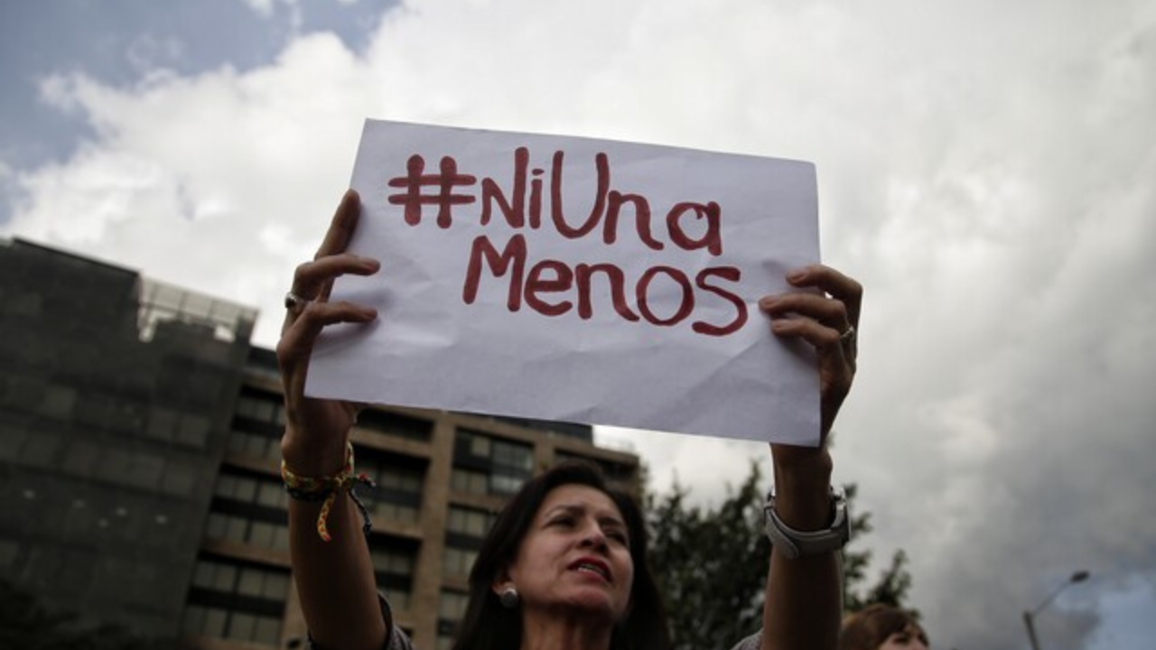 Emiten circular azul contra feminicida canadiense de Laura Isabel ...