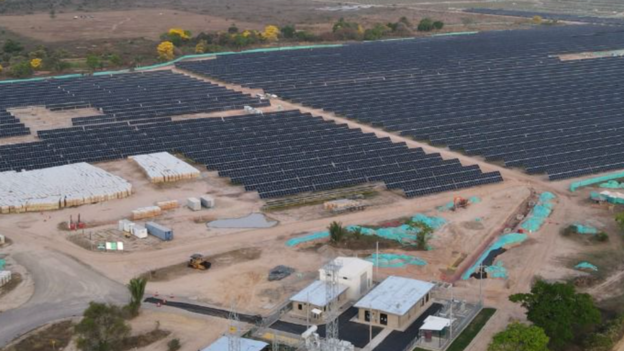 Así funciona el parque solar más grande de Colombia