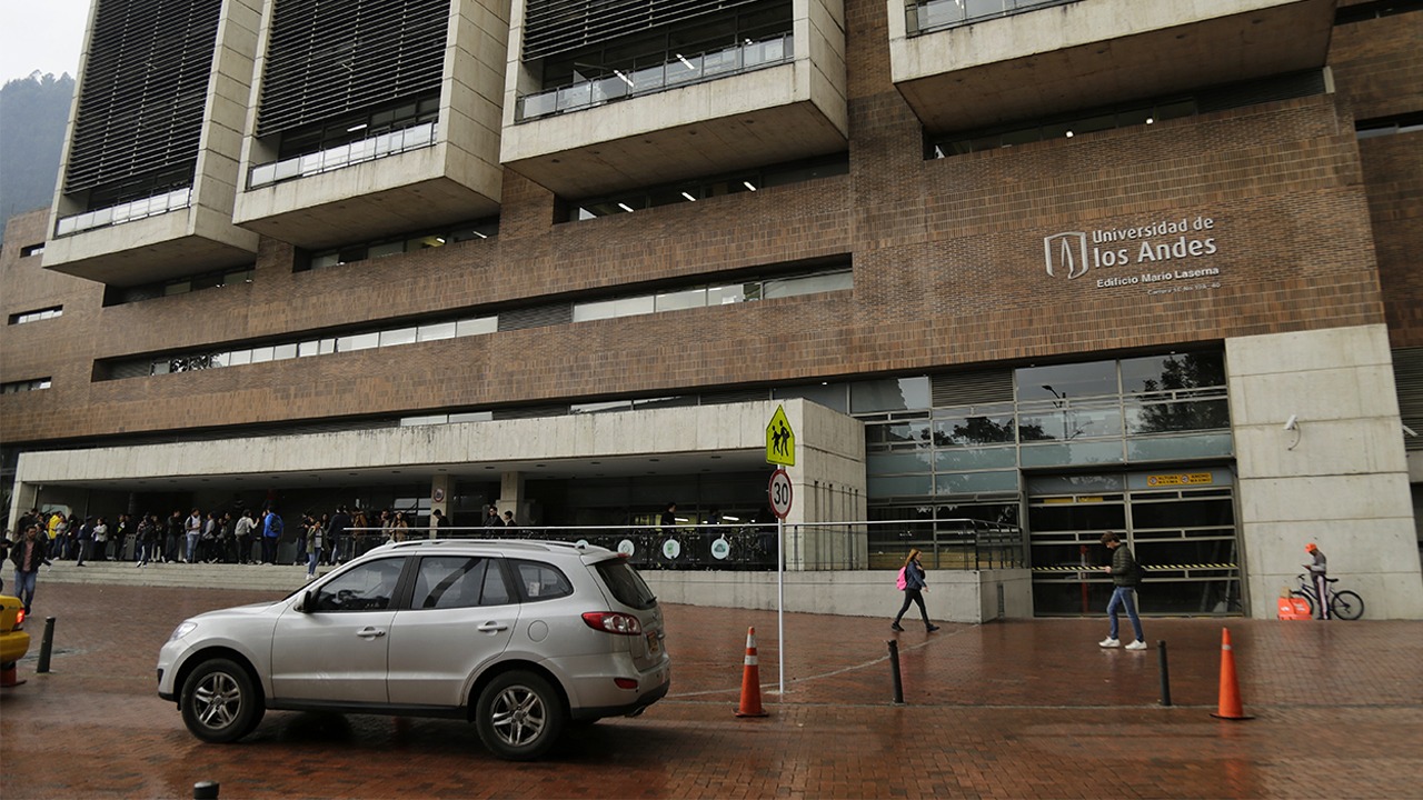 Cómo inscribirse a más de 100 cursos gratis en la Universidad de los Andes | Cambio Colombia